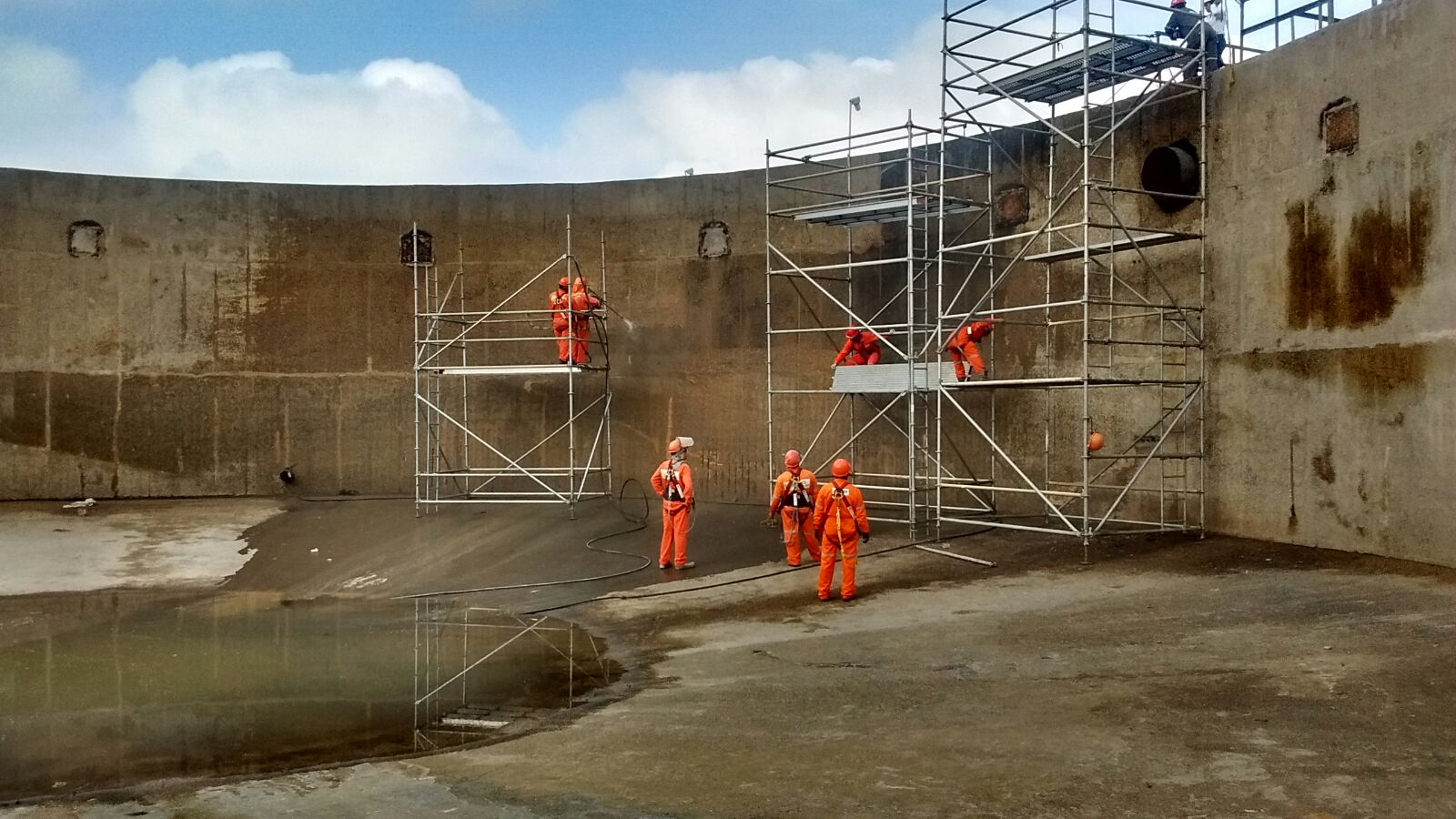 SLURRY CONCRETE STORAGE TANK - DELTA Coatings